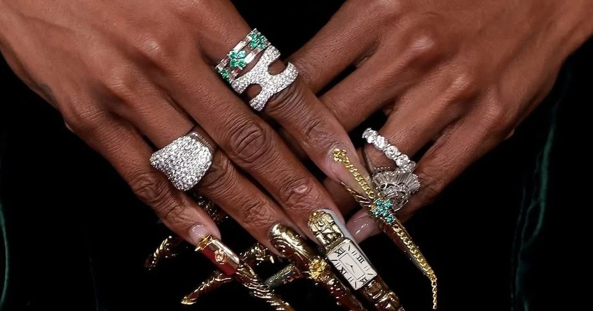 Từ cổ tay lên móng tay: Trào lưu đồng hồ mới bùng nổ tại Oscar 2025