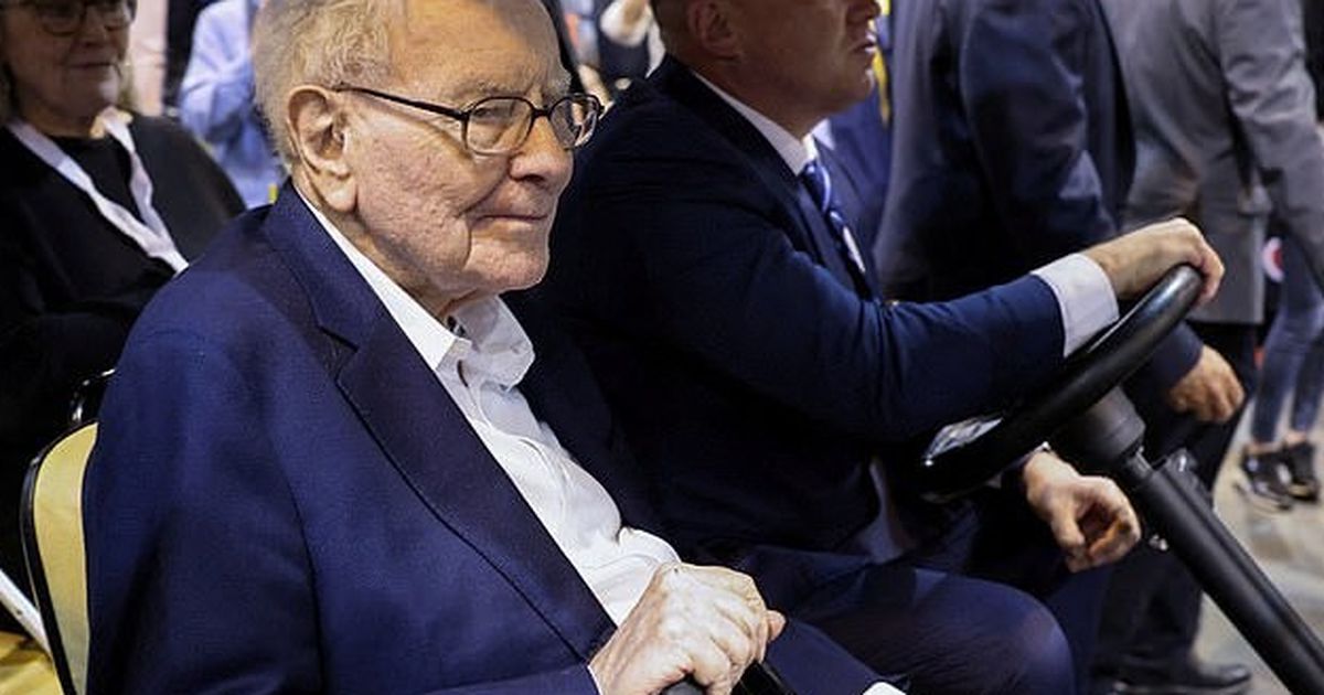 Warren Buffett: "Người sống sót" duy nhất trong top 500 tỷ phú giữa ...